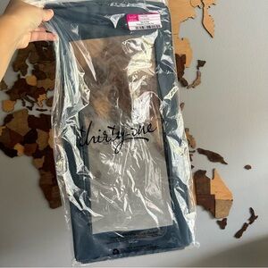 thirty-one - Poshmark